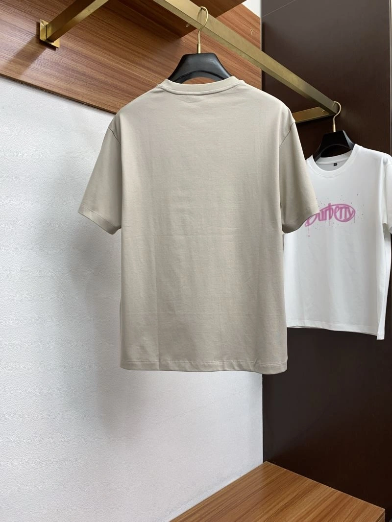 Accurate model Burberry T-Shirts