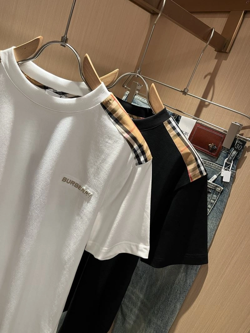 Low-cost Burberry T-Shirts