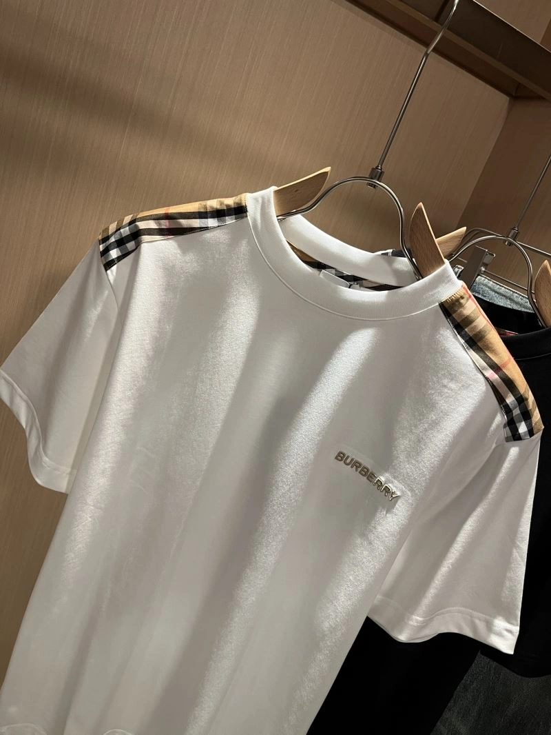 Low-cost Burberry T-Shirts