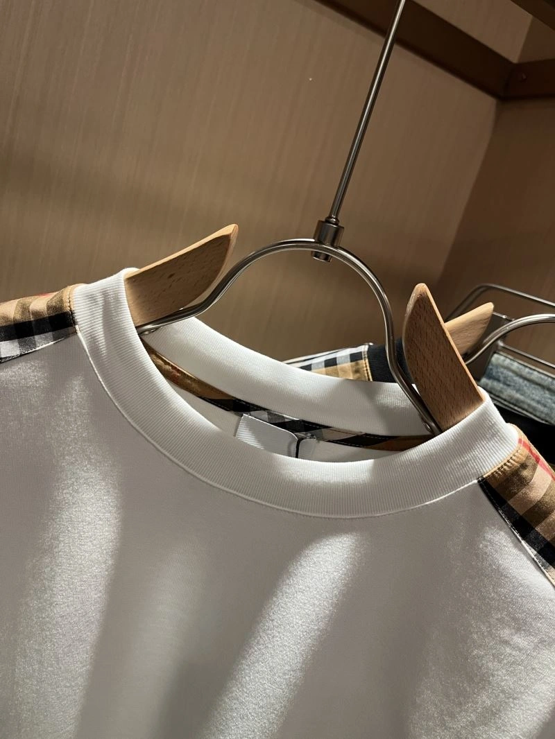 Low-cost Burberry T-Shirts