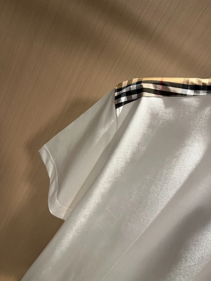 Low-cost Burberry T-Shirts