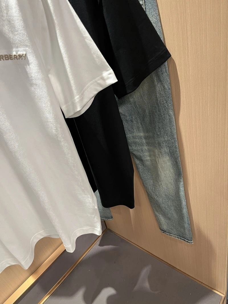 Low-cost Burberry T-Shirts