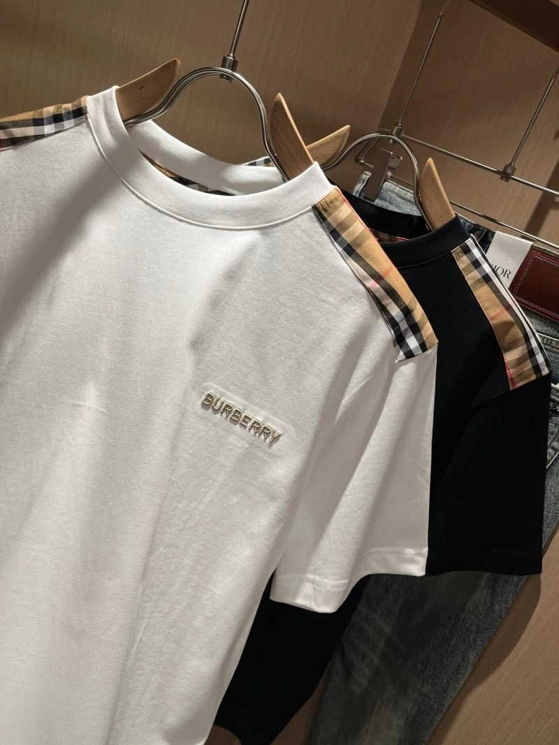 Low-cost Burberry T-Shirts