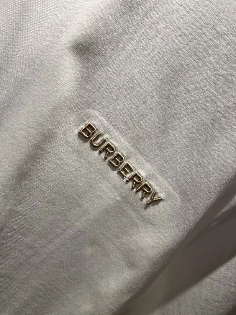 Low-cost Burberry T-Shirts