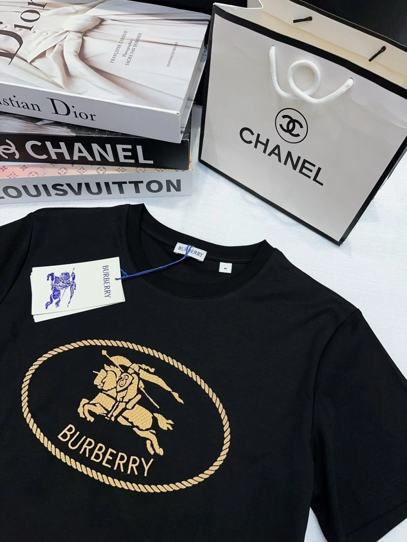 Low-cost Burberry T-Shirts