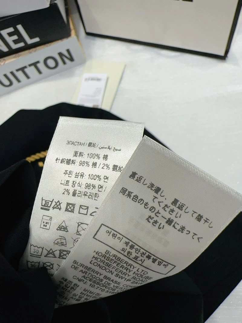 Low-cost Burberry T-Shirts