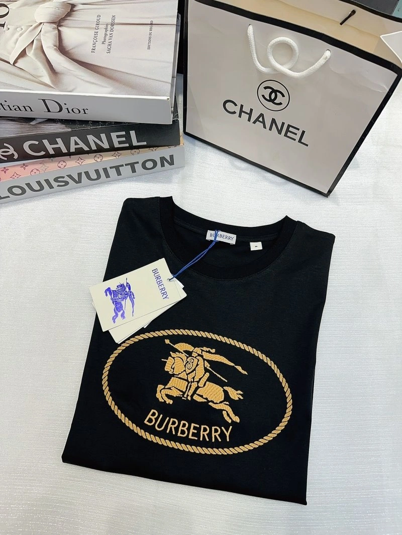 Low-cost Burberry T-Shirts