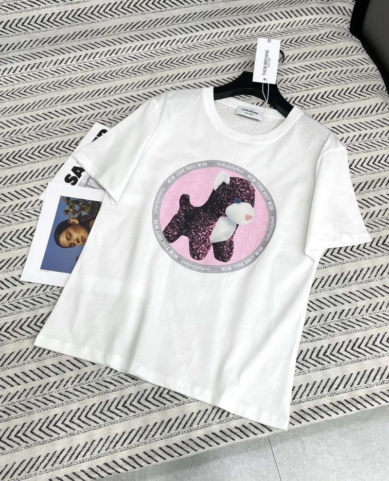 Accurate model Burberry T-Shirts