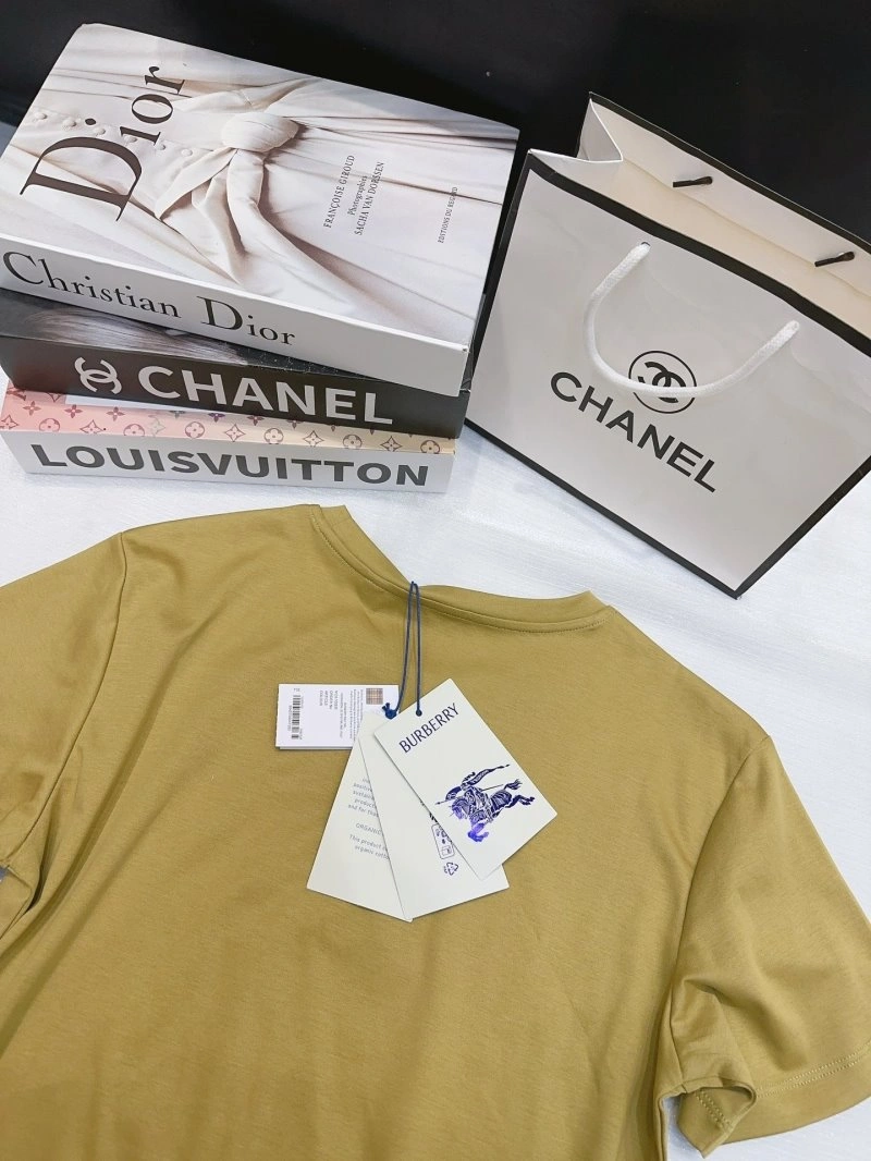 Low-cost Burberry T-Shirts