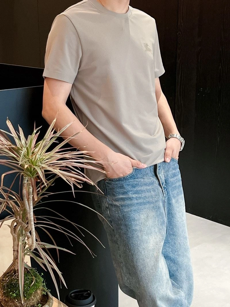 Low-cost Burberry T-Shirts
