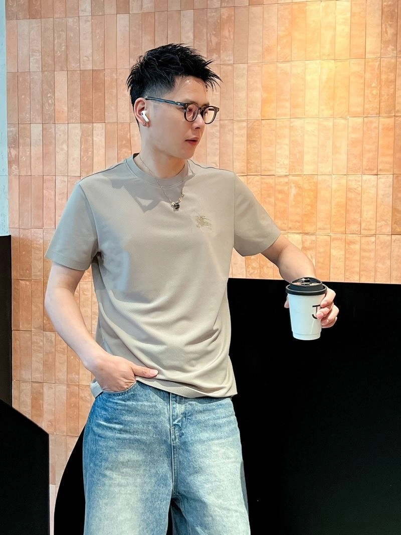 Low-cost Burberry T-Shirts