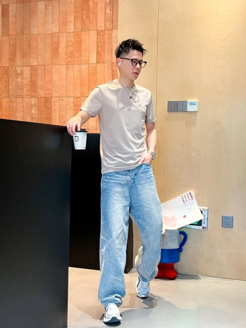 Low-cost Burberry T-Shirts