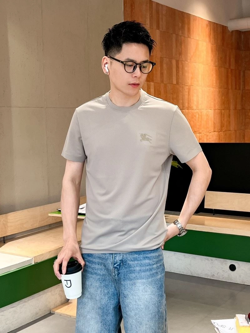 Low-cost Burberry T-Shirts