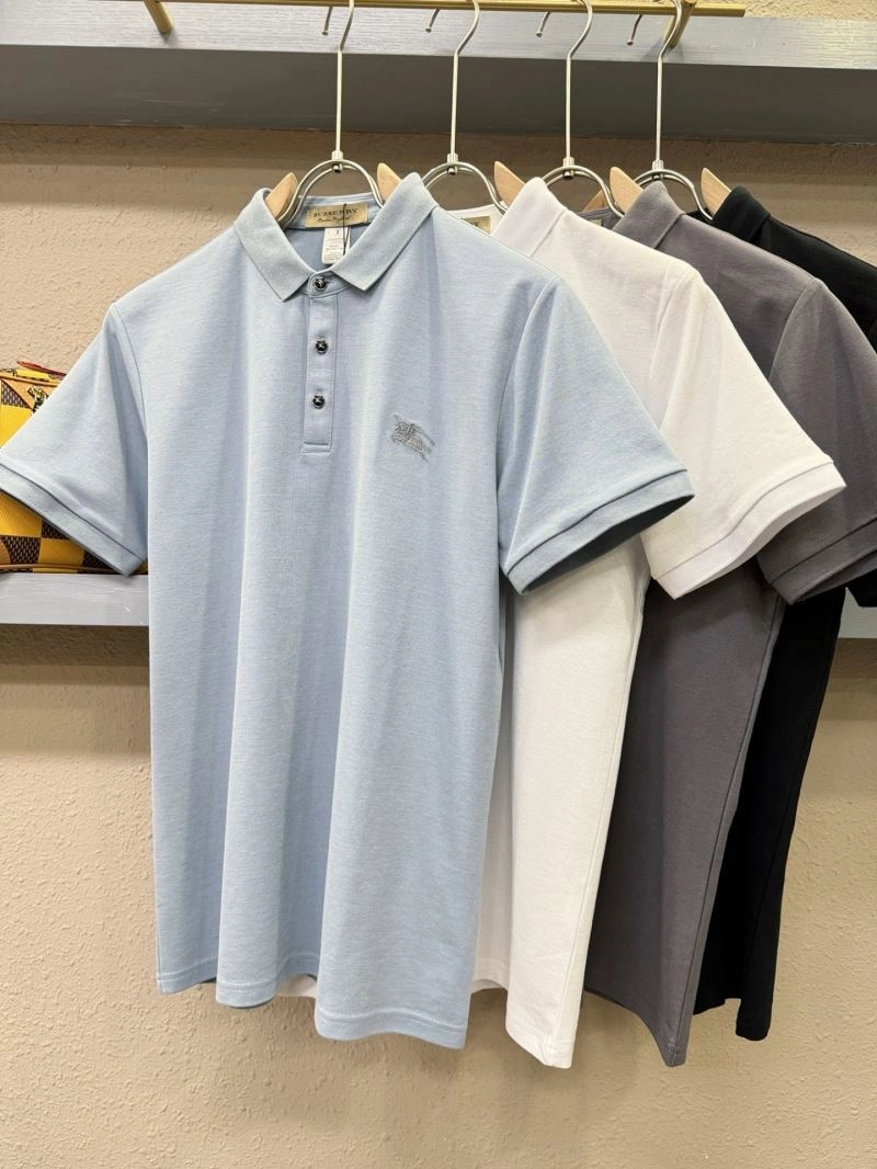 Accurate model Burberry T-Shirts