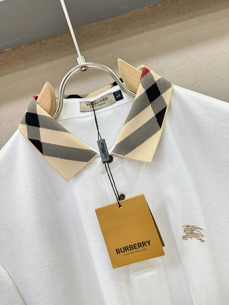 Accurate model Burberry T-Shirts
