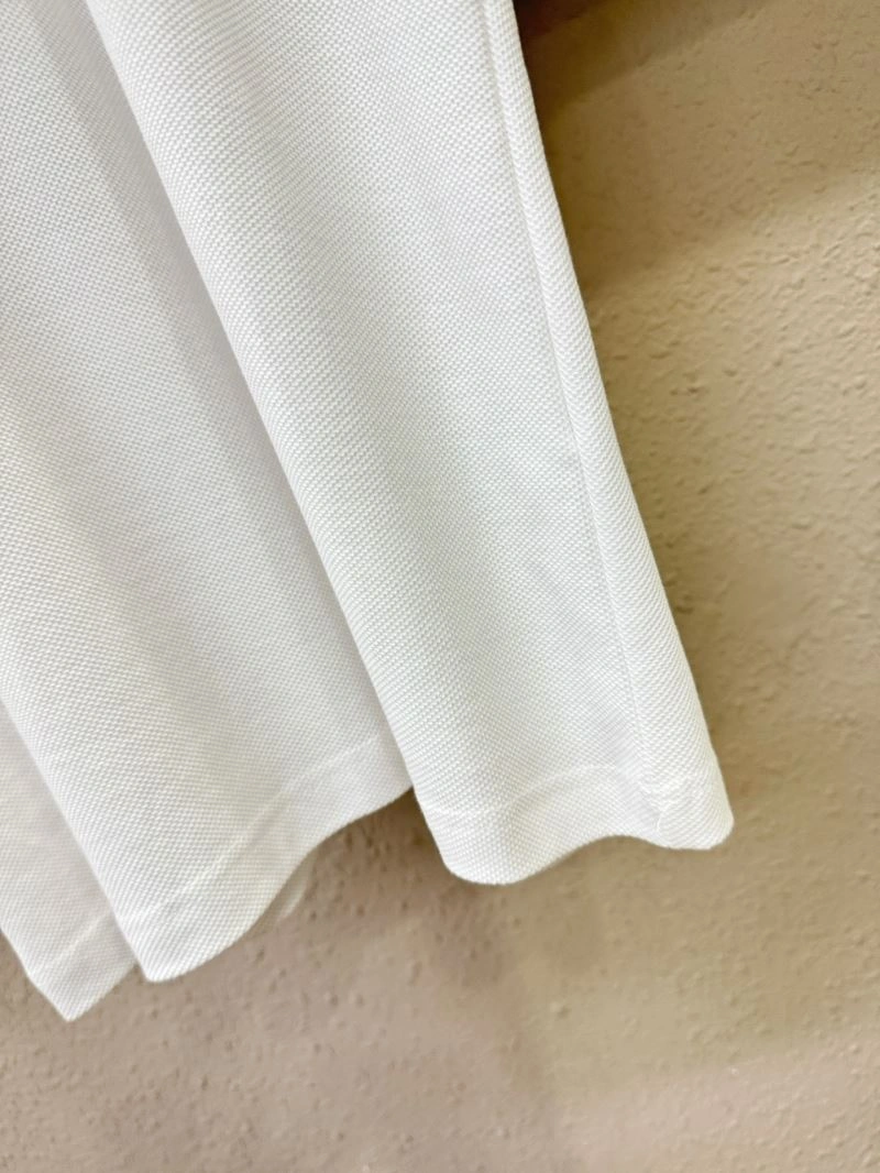 Accurate model Burberry T-Shirts