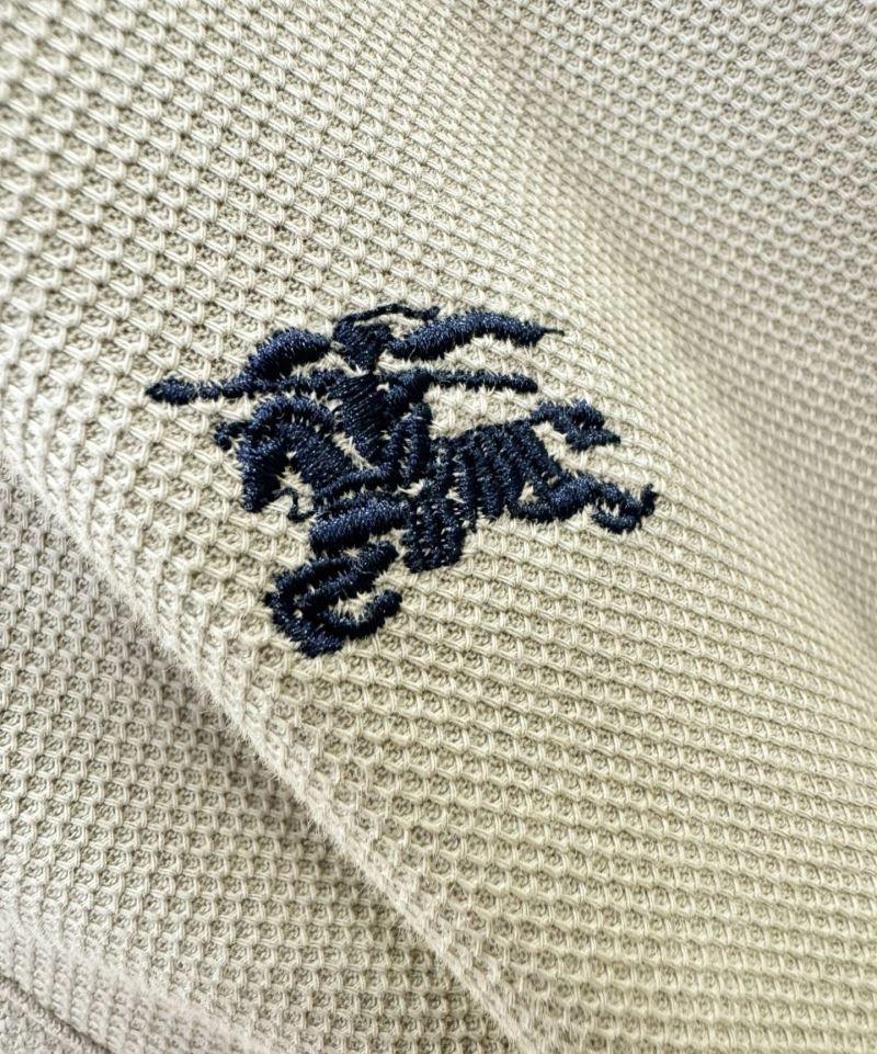 Low-cost Burberry T-Shirts