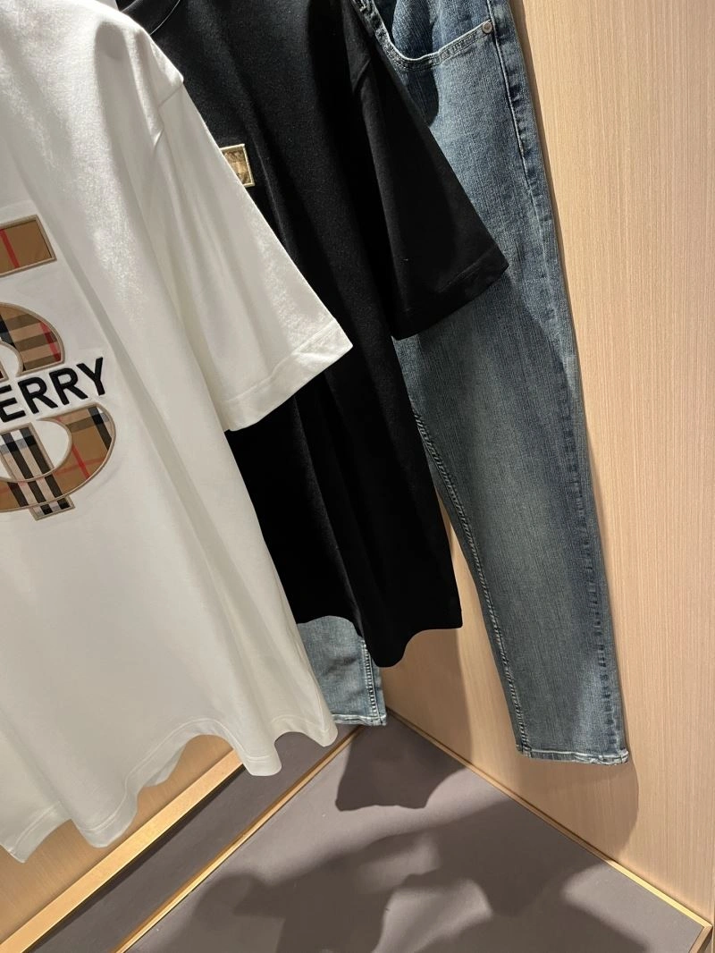 Top match Burberry T-Shirts