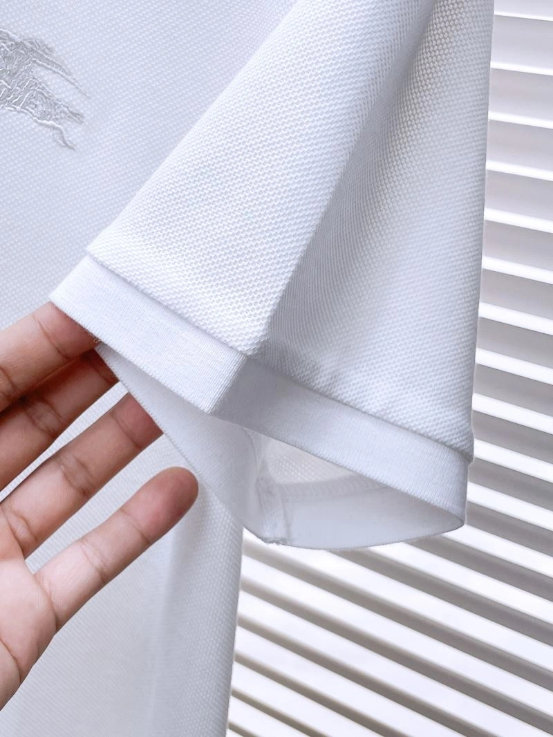 Accurate model Burberry T-Shirts