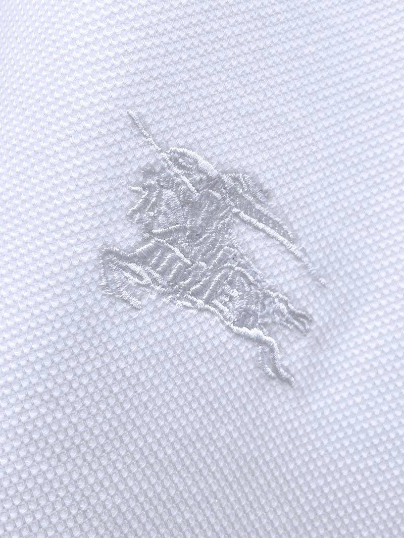Accurate model Burberry T-Shirts