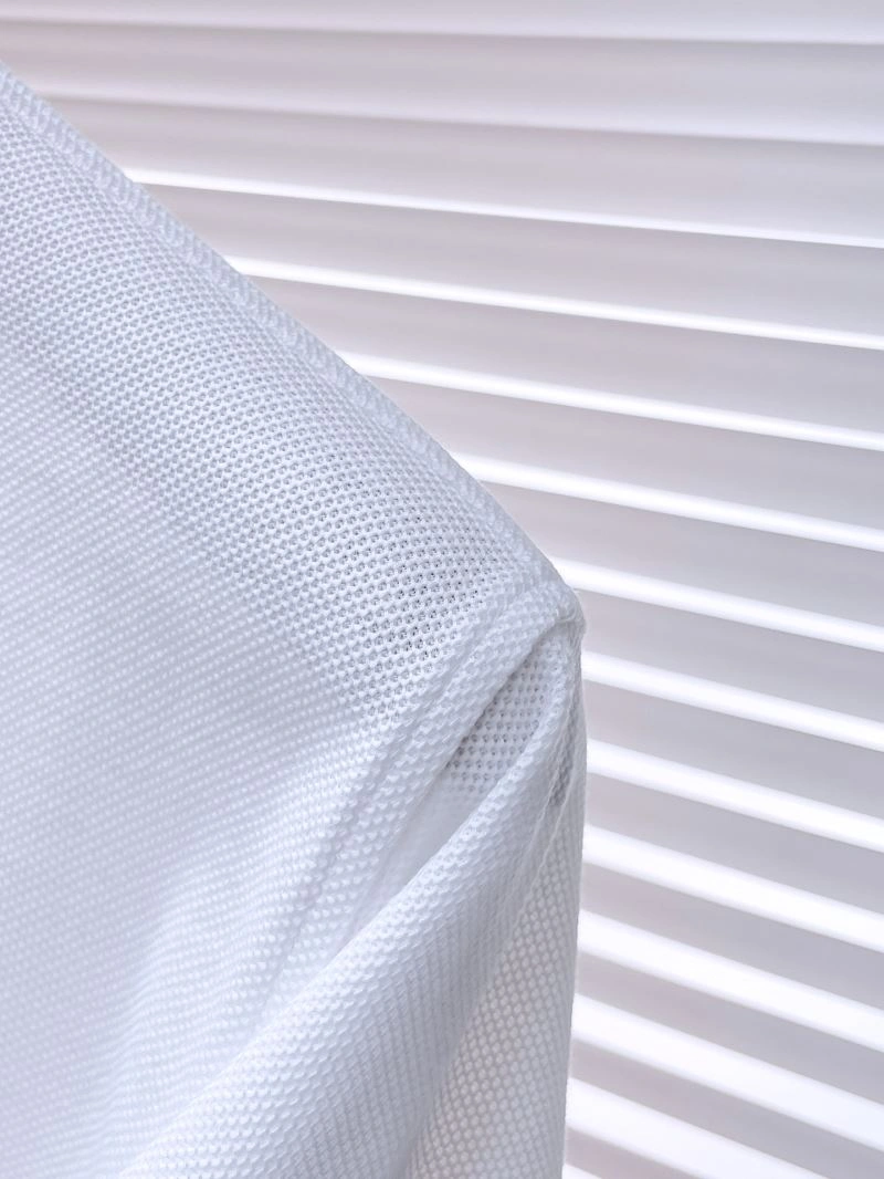 Accurate model Burberry T-Shirts