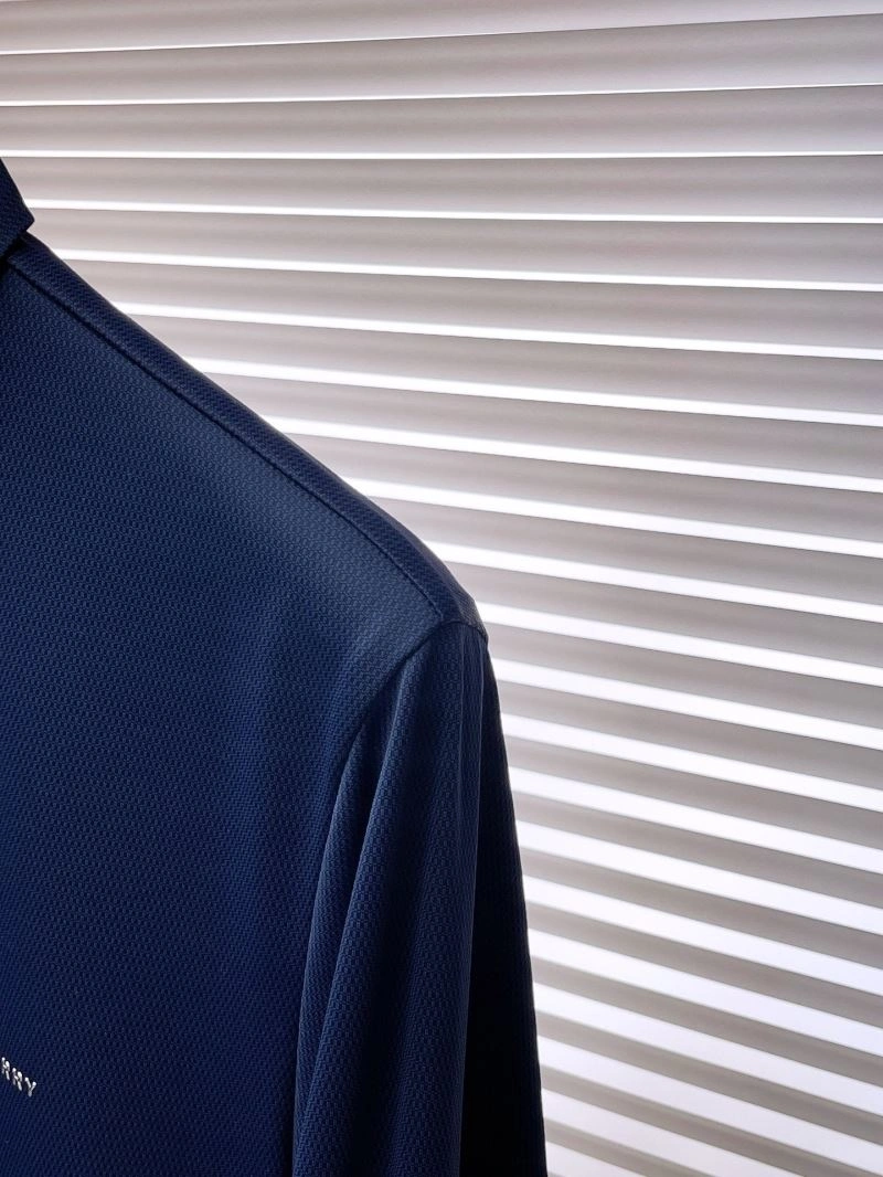 Indistinguishable Burberry T-Shirts
