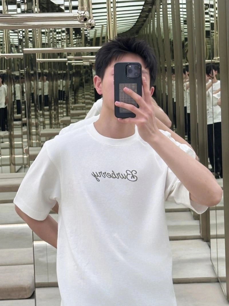 High fidelity Burberry T-Shirts