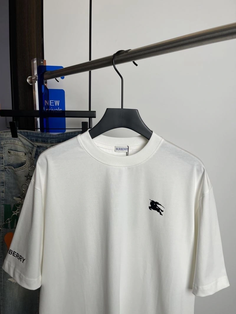 Low-cost Burberry T-Shirts