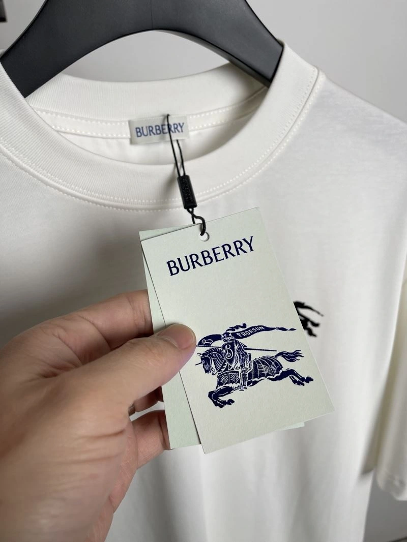 Low-cost Burberry T-Shirts