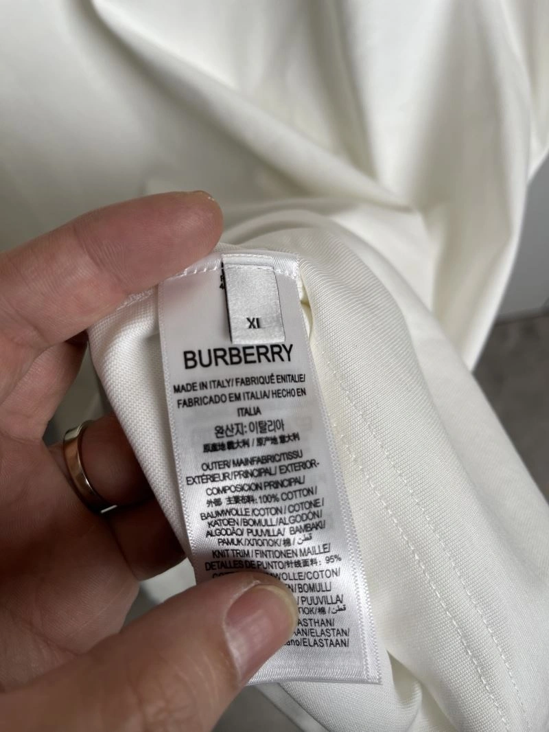 Low-cost Burberry T-Shirts