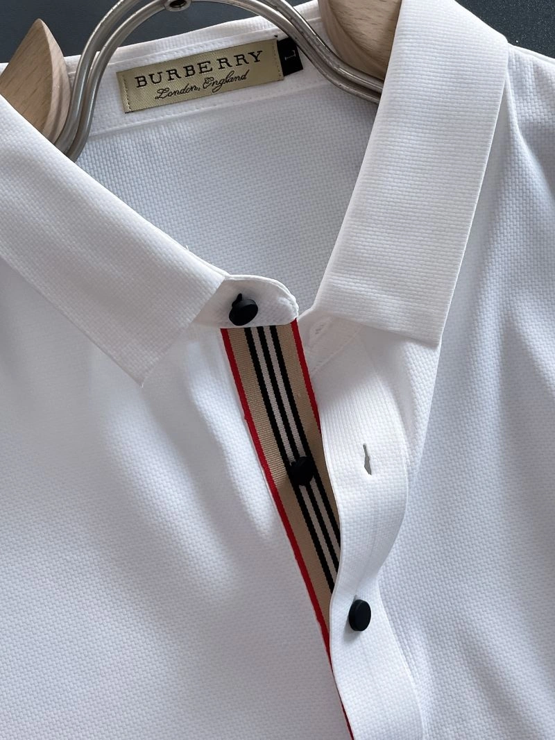 Low-cost Burberry T-Shirts