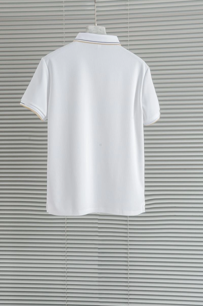 Accurate model Burberry T-Shirts