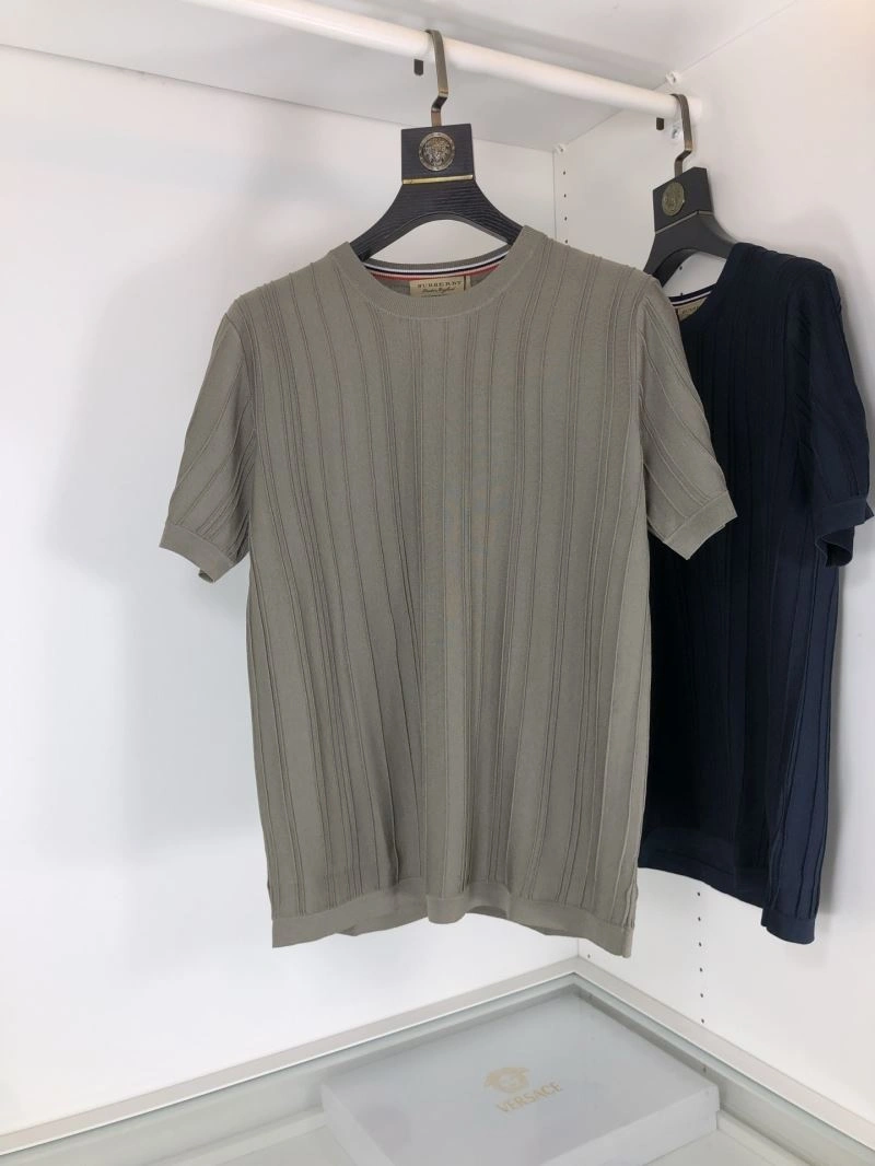Accurate model Burberry T-Shirts
