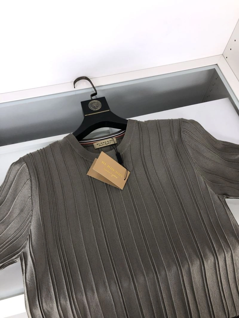 Accurate model Burberry T-Shirts