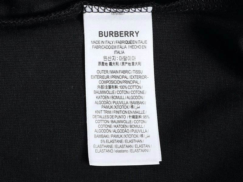 Accurate model Burberry T-Shirts