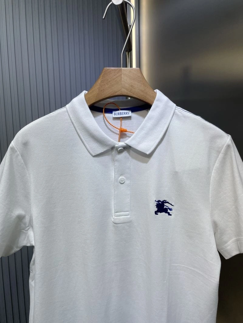 Accurate model Burberry T-Shirts