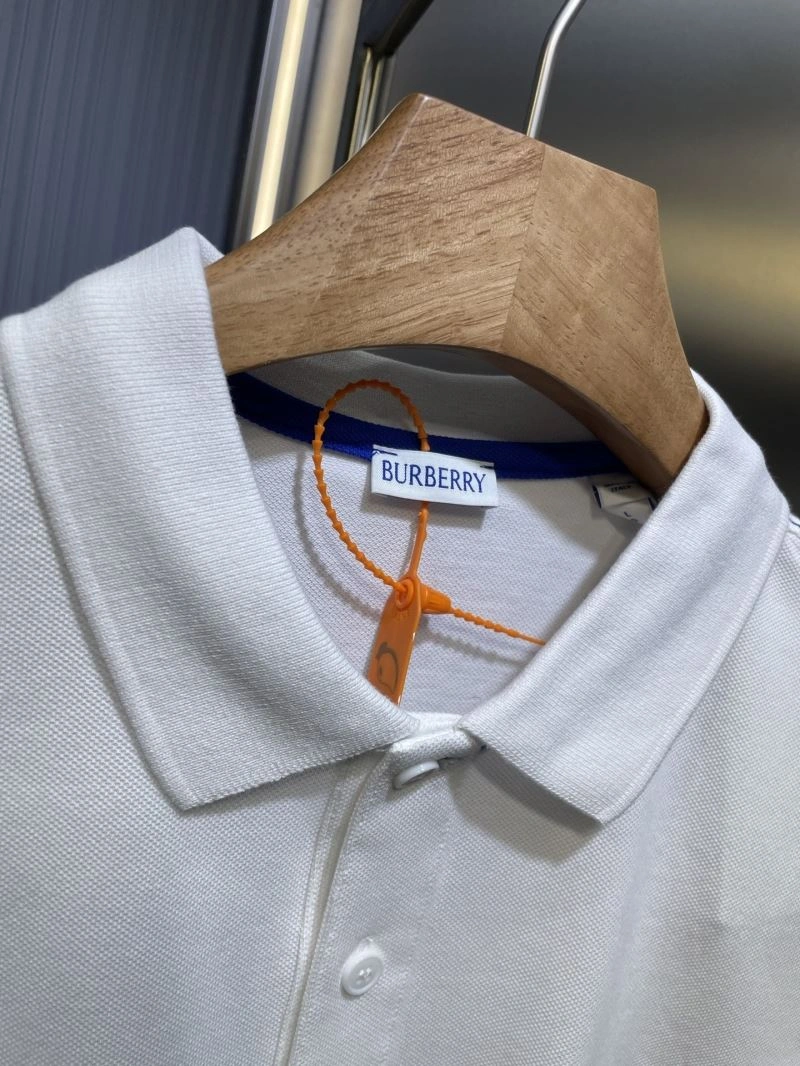 Accurate model Burberry T-Shirts