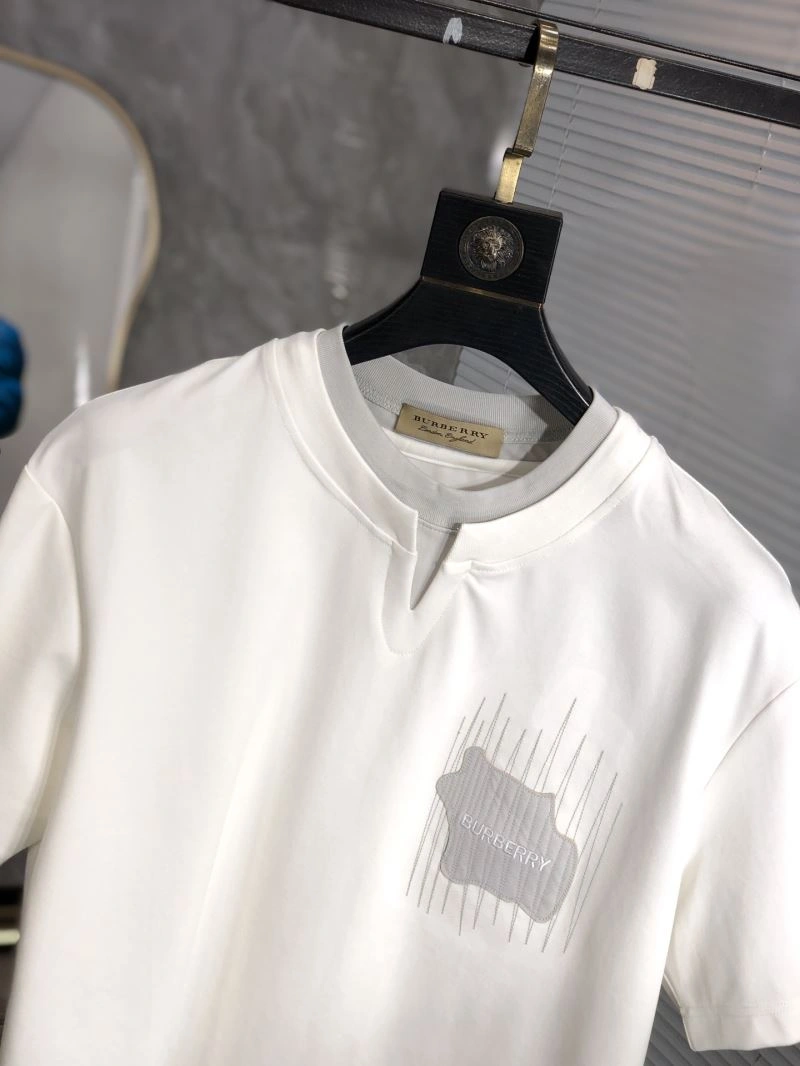 Low-cost Burberry T-Shirts
