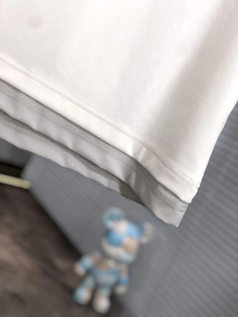 Low-cost Burberry T-Shirts