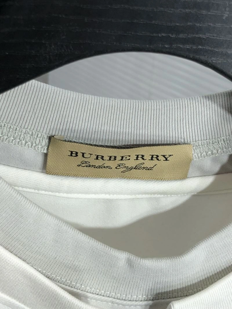 Low-cost Burberry T-Shirts