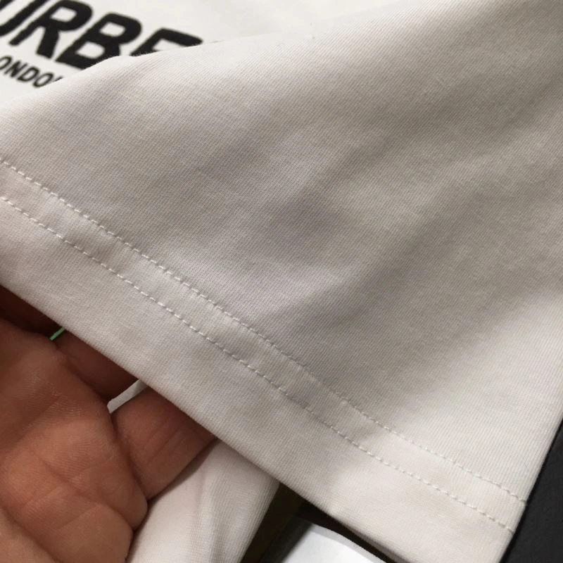 Accurate model Burberry T-Shirts