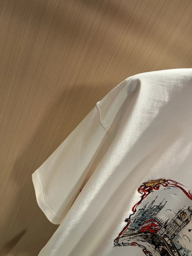 Accurate model Burberry T-Shirts