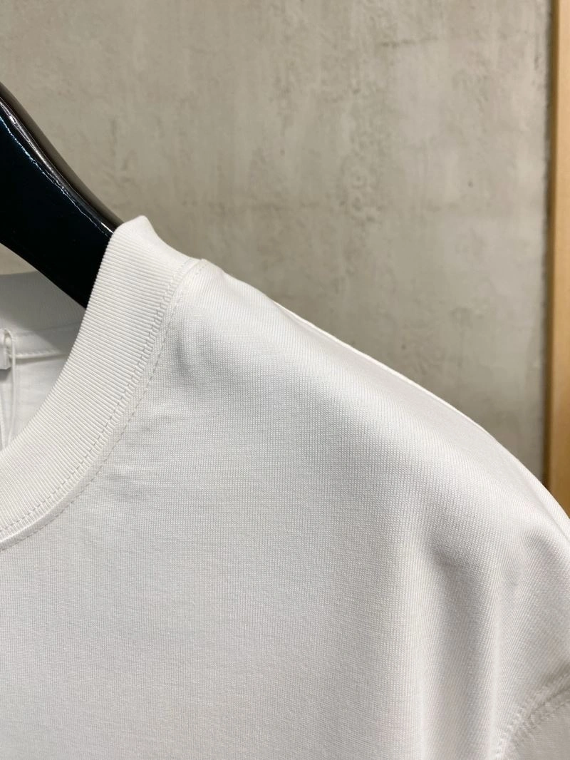 Indistinguishable Burberry T-Shirts