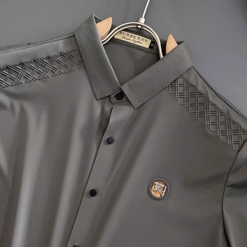 Indistinguishable Burberry T-Shirts