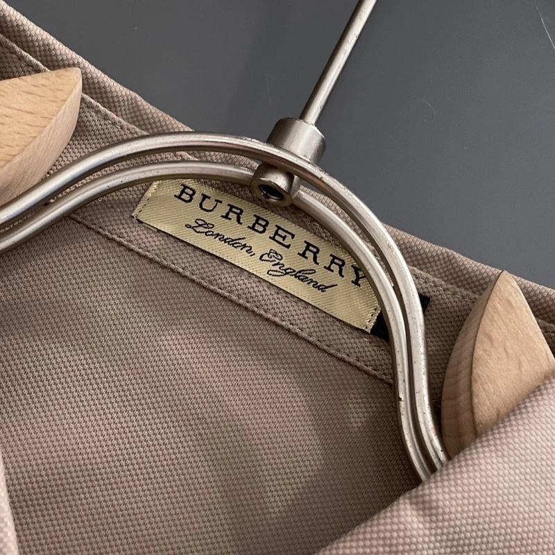 Accurate model Burberry T-Shirts