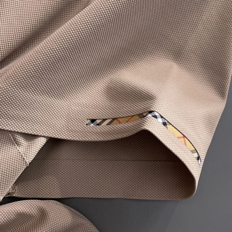 Accurate model Burberry T-Shirts