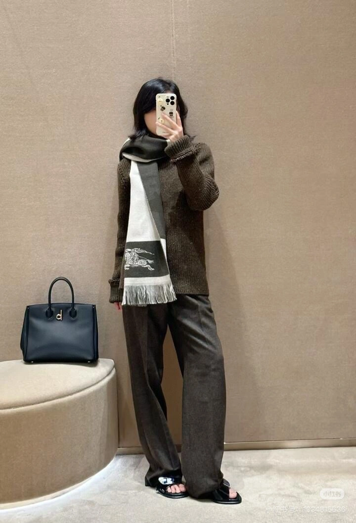 Cut-rate Burberry Top Handle Bags
