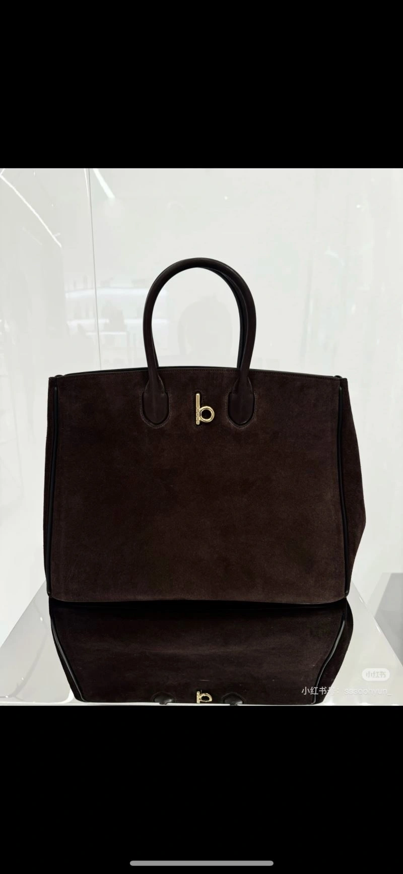 Bargain Burberry Top Handle Bags