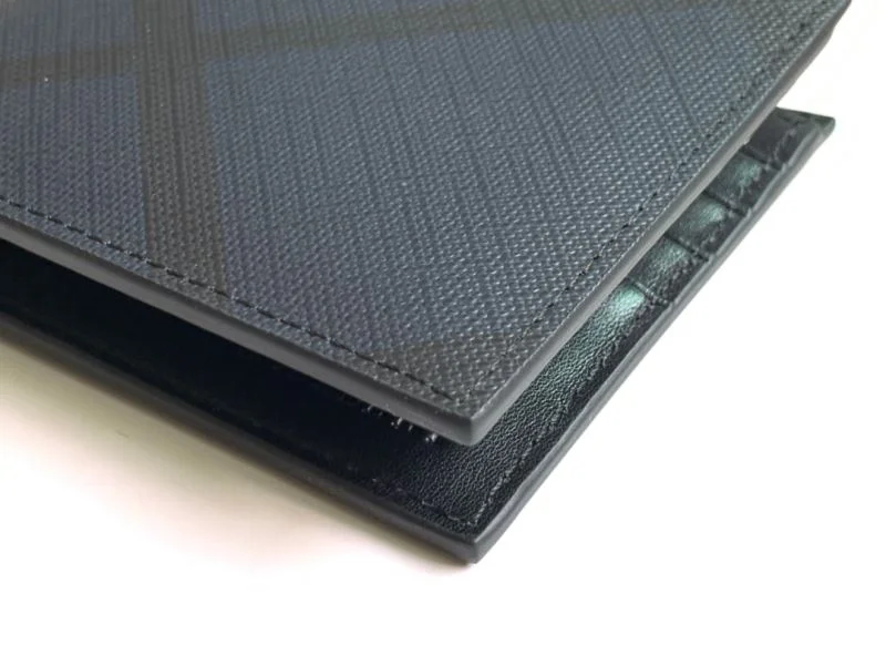 Reasonably priced Burberry Wallets Purse