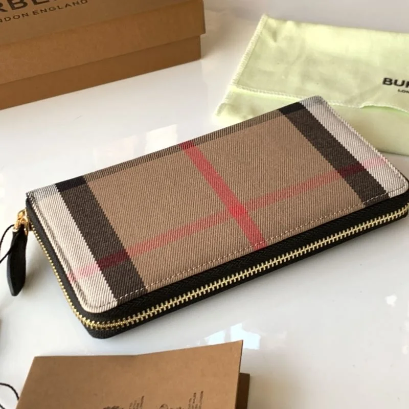Accurate model Burberry Wallets Purse